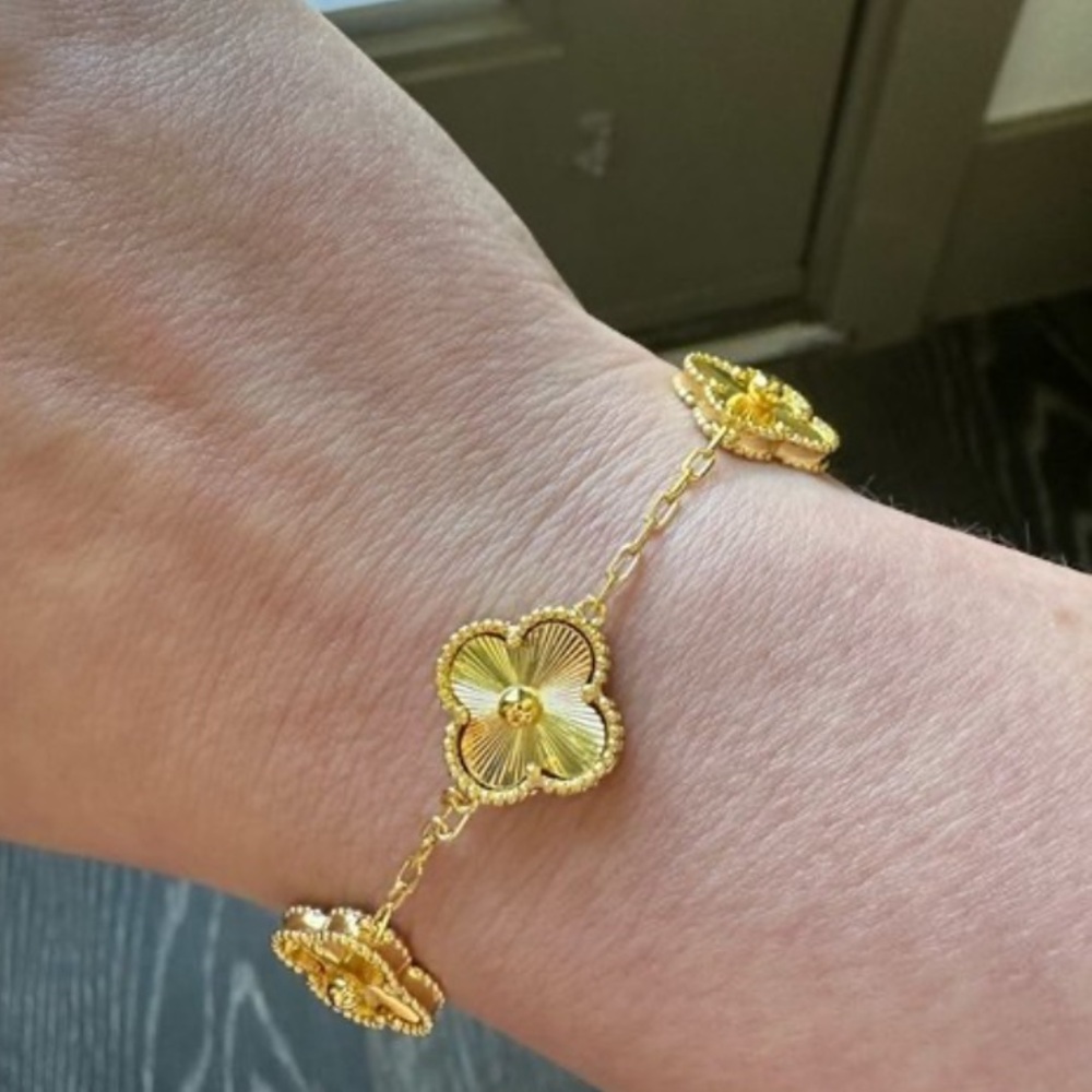 Jewelry | Gold 5 Quatrefoil Clover Motif Bracelet | Poshmark